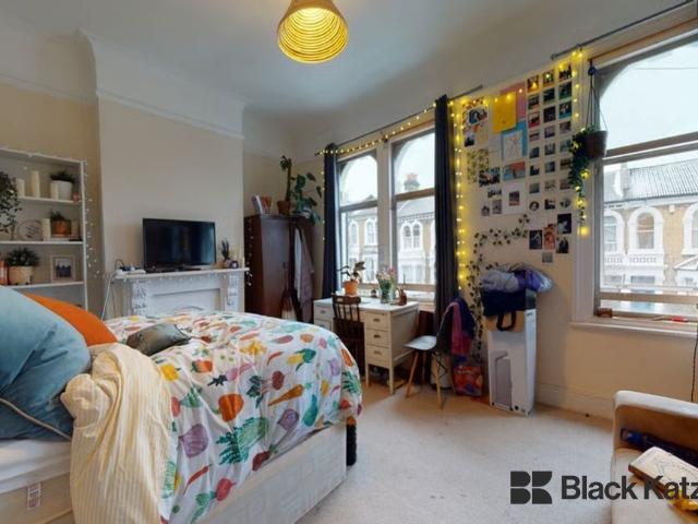 Crofton Road, Camberwell/Peckham SE5, 6 bed town house to rent, £5,200 pcm | PrimeLocation