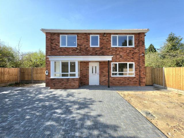 Crofters Drive, Thurncourt, Leicester LE5, 4 bed detached house to rent, £1,950 pcm | PrimeLocation