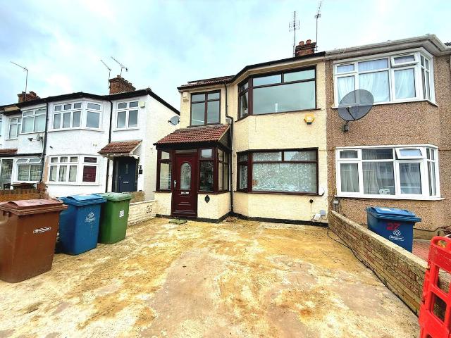 Crofts Road, Harrow HA1, 4 bed end terrace house to rent, £2,650 pcm | PrimeLocation