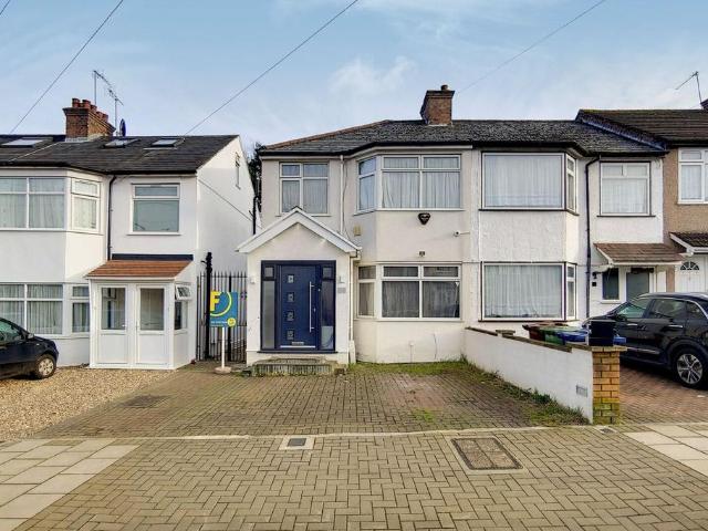 Crofts Road, Harrow, HA1 4 bed end of terrace house to rent £2,800 pcm £646 pw