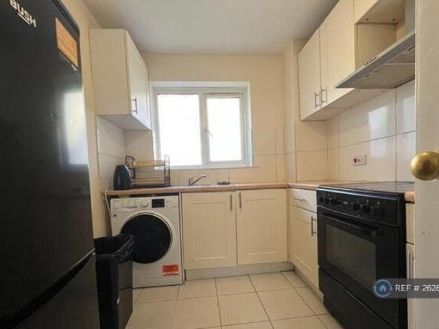 Cromarty Court, London, 2 Bedroom Flat