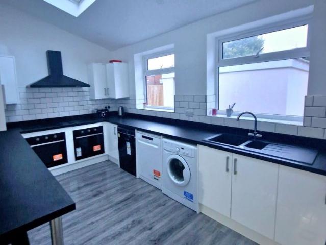 Crombie Avenue, Clifton, York YO30, Room to rent, £800 pcm | PrimeLocation