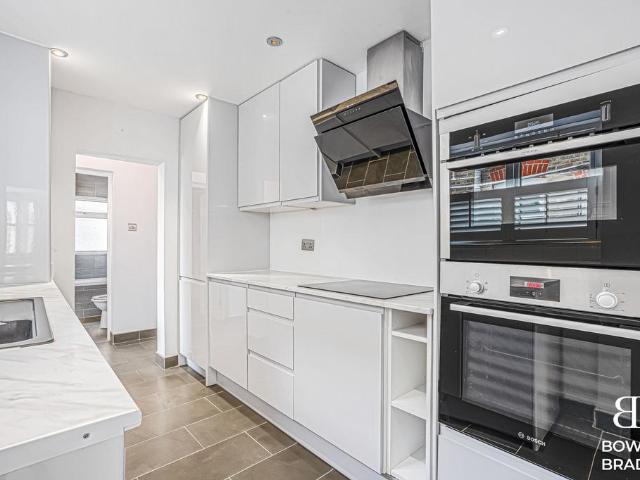 Cromer Road, Romford, RM7 3 bed terraced house to rent £2,100 pcm £485 pw