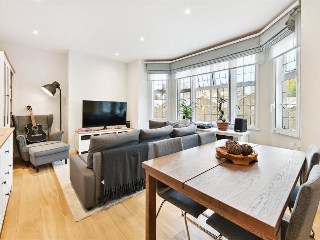Crompton Court, 276 Brompton Road. 3 bed apartment to rent £3,792 pcm £875 pw