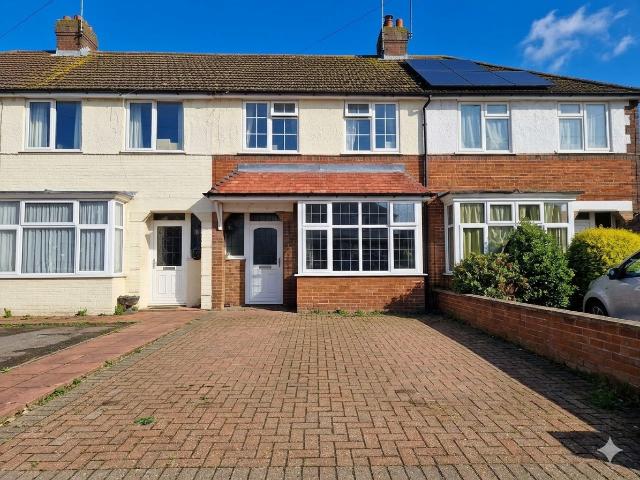 Cromwell Avenue, Aylesbury HP19, 3 bed terraced house to rent, £1,750 pcm | PrimeLocation