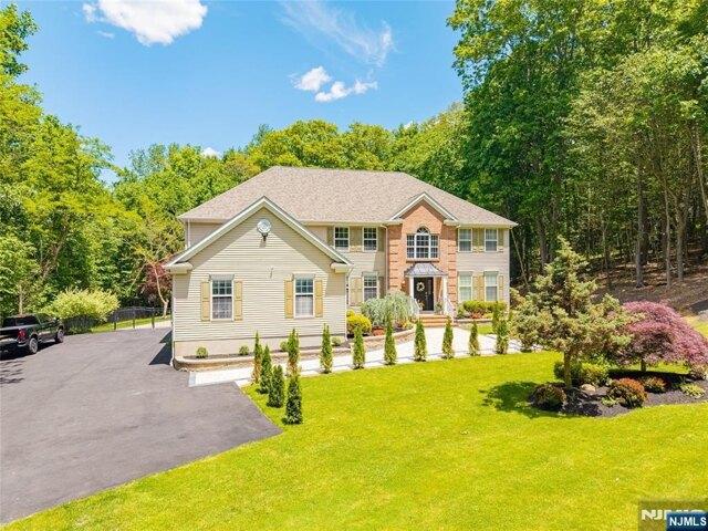 Cromwell Dr, Chester Township, Home For Sale