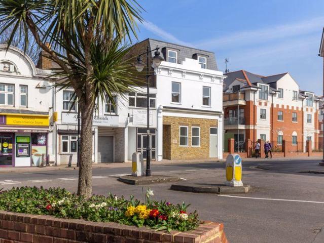 Cromwell House, Walton Road, East. 1 bed flat to rent £1,575 pcm £363 pw