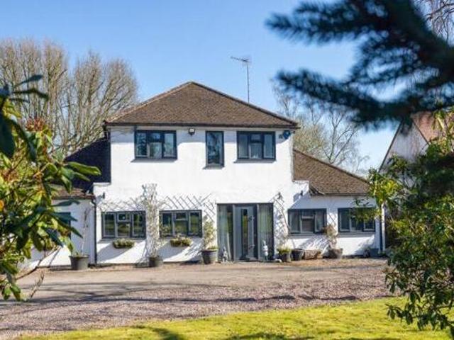 Cromwell Lane, Burton Green, 4 Bedroom Detached