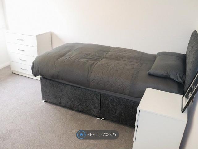 Cromwell Lane, Birmingham B31, Room to rent, £1,480 pcm | PrimeLocation