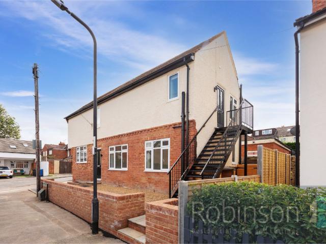 Cromwell Road, Maidenhead, Berkshire SL6, 2 bed maisonette to rent, £1,325 pcm | PrimeLocation