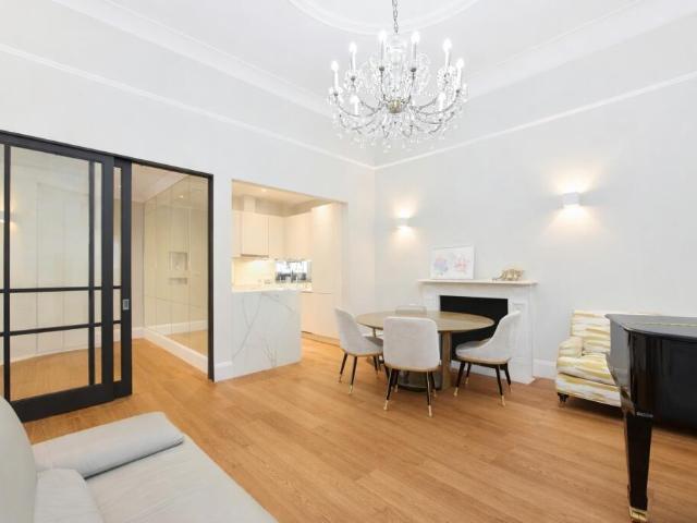 Cromwell Road, Earls Court, London 2 bed flat to rent £6,000 pcm £1,385 pw