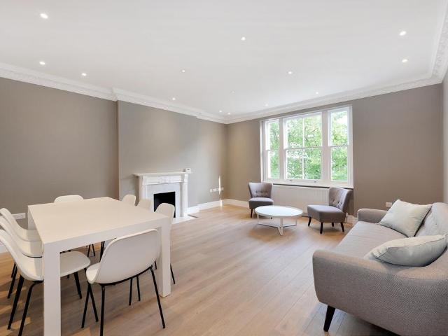 Cromwell Road, Earls Court, London, SW5 2 bed flat to rent £4,117 pcm £950 pw