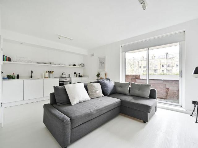 Cromwell Road, Earls Court, London, SW5 Studio to rent £3,012 pcm £695 pw