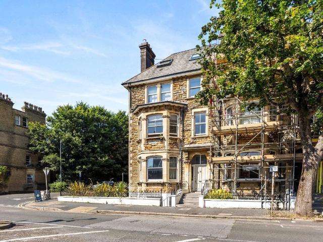 Cromwell Road, Hove BN3, 2 bed flat to rent, £1,100 pcm | PrimeLocation