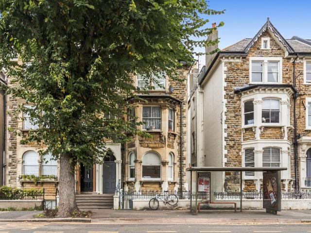 Cromwell Road, Hove BN3, 2 bed flat to rent, £1,475 pcm | PrimeLocation