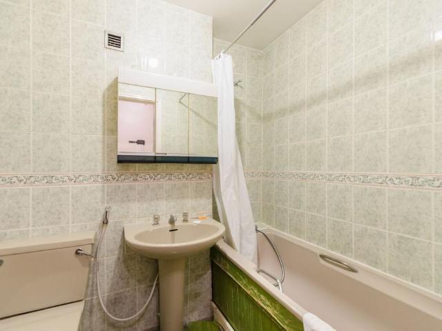 Cromwell Road, Kensington, London, SW5 Studio to rent £2,059 pcm £475 pw