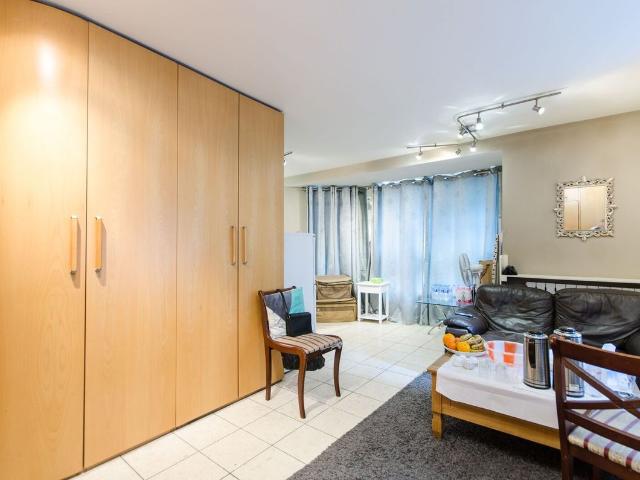 Cromwell Road, Kensington, London SW5, Studio to rent, £1,950 pcm | PrimeLocation