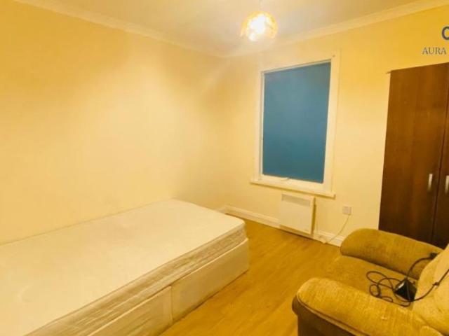 Cromwell Road, Luton LU3, 1 bed flat to rent, £775 pcm | PrimeLocation