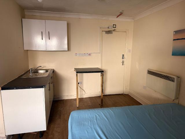 Cromwell Road, Luton LU3, Room to rent, £700 pcm | PrimeLocation