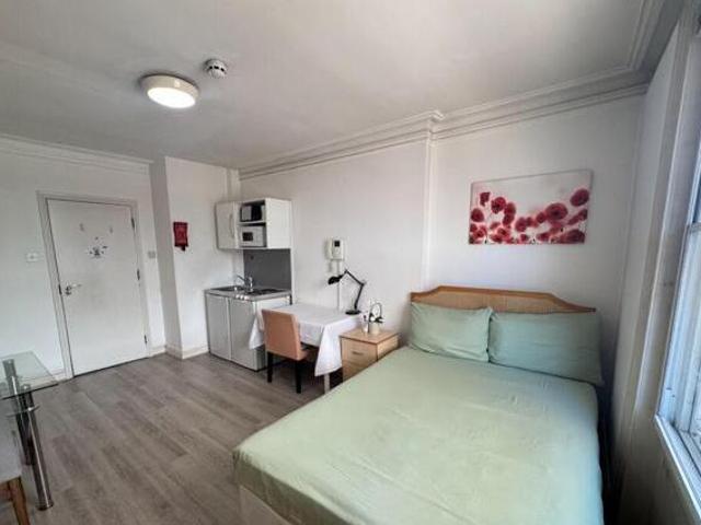 Cromwell Road, London, Studio Flat For