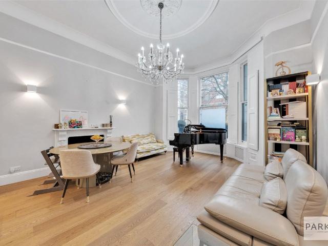 Cromwell Road, London SW5, 3 bed flat to rent, £6,000 pcm | PrimeLocation