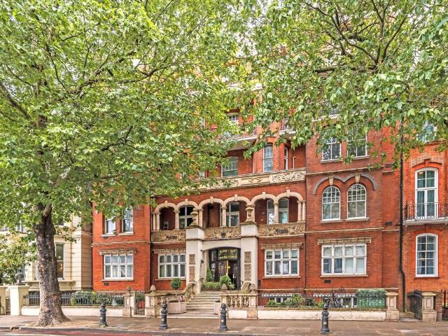Cromwell Road, London SW5, 3 bed flat to rent, £6,250 pcm | PrimeLocation
