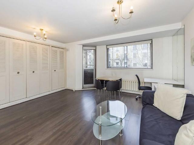 Cromwell Road, London, SW5 Studio to rent £2,000 pcm £462 pw