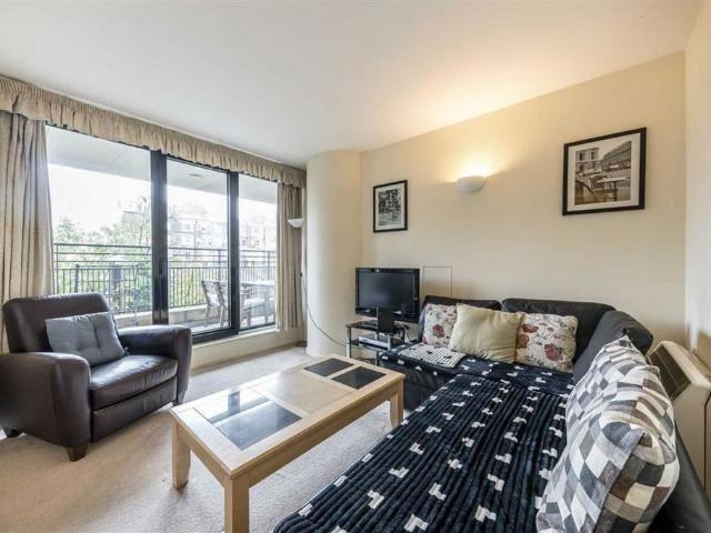 Cromwell Road, London SW7 1 bed flat to rent £2,708 pcm £625 pw