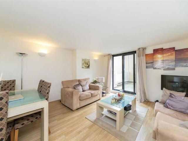 Cromwell Road, London SW7 1 bed flat to rent £2,925 pcm £675 pw