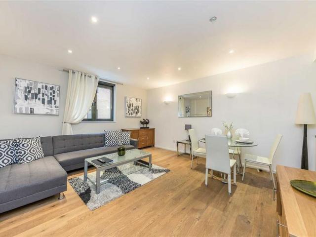 Cromwell Road, London SW7 1 bed flat to rent £2,925 pcm £675 pw
