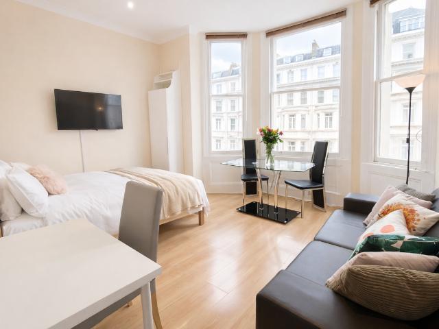 Cromwell Road, London SW7, 2 bed flat to rent, £2,990 pcm | PrimeLocation