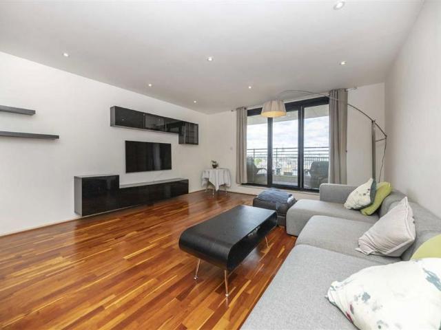 Cromwell Road, London SW7 2 bed flat to rent £4,160 pcm £960 pw