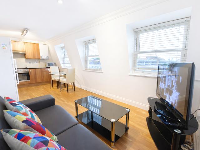 Cromwell Road, London SW7, 2 bed flat to rent, £4,767 pcm | PrimeLocation