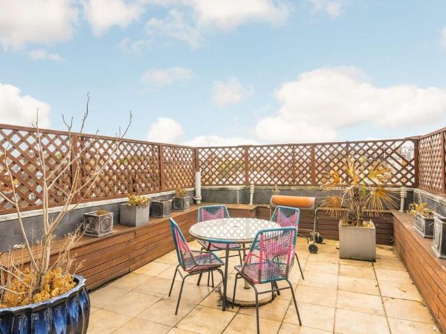 Cromwell Road, London SW7 2 bed flat to rent £5,091 pcm £1,175 pw