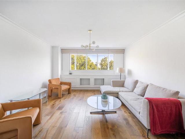 Cromwell Road, London, SW7 2 bed flat to rent £5,250 pcm £1,212 pw