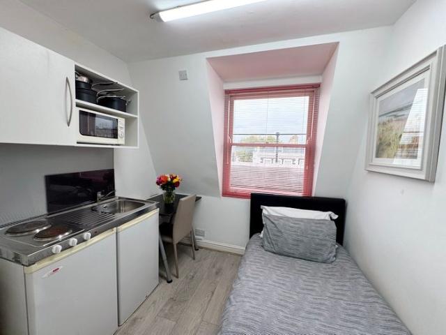 Cromwell Road, London SW7, Studio to rent, £1,603 pcm | PrimeLocation