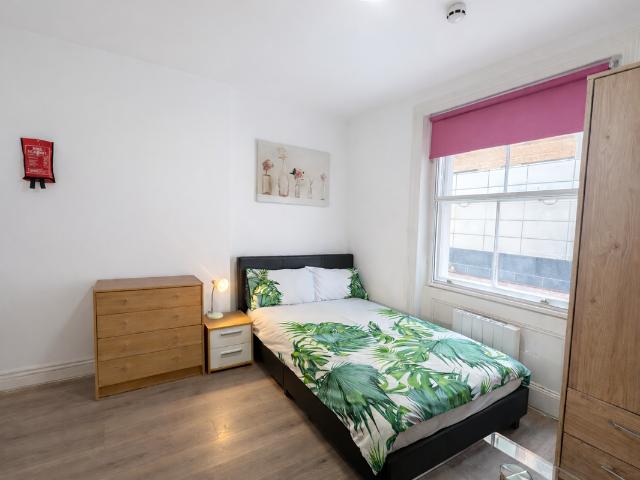 Cromwell Road, London SW7, Studio to rent, £1,712 pcm | PrimeLocation