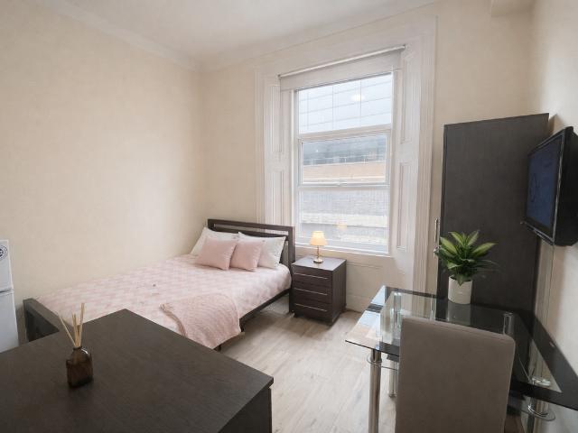 Cromwell Road, London SW7, Studio to rent, £2,145 pcm | PrimeLocation
