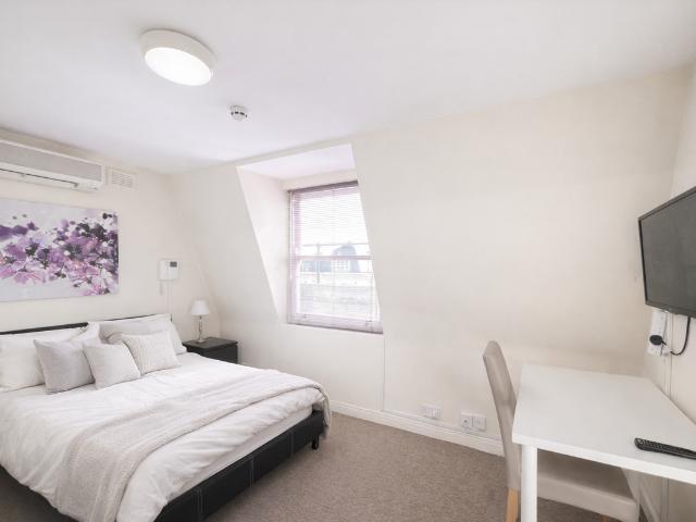 Cromwell Road, London SW7, Studio to rent, £2,193 pcm | PrimeLocation
