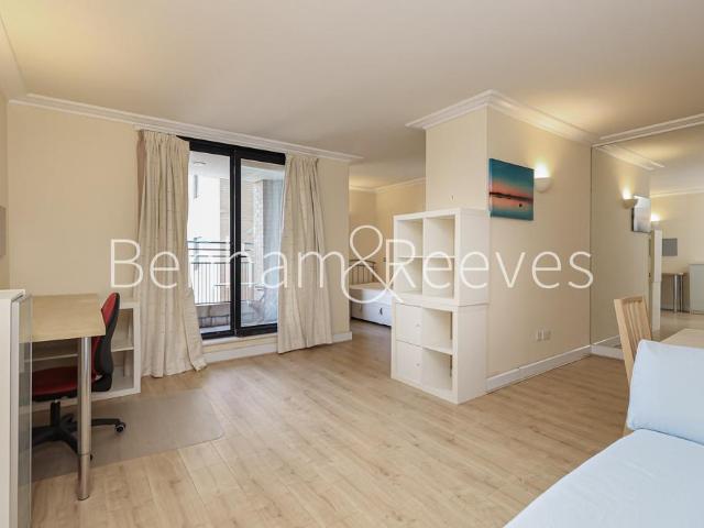 Cromwell Road, Point West Building SW7 Studio to rent £2,383 pcm £550 pw
