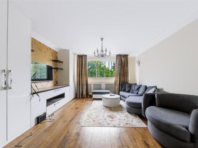 Cromwell Road, SW7 2 bed flat to rent £5,091 pcm £1,175 pw