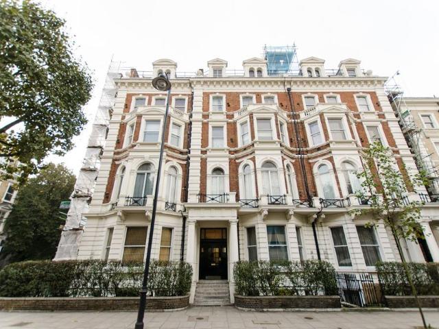 Cromwell Road, South Kensington. 1 bed flat to rent £2,579 pcm £595 pw