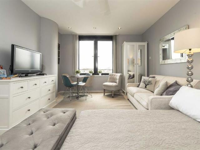 Cromwell Road, South Kensington SW7, Studio to rent, £2,200 pcm | PrimeLocation