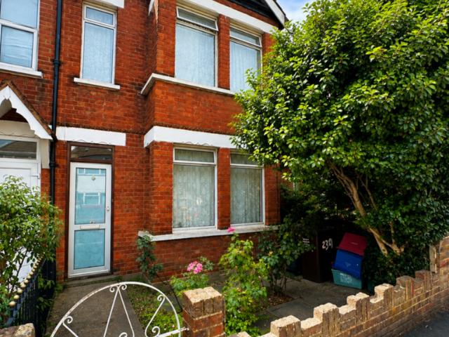 Cromwell Road TW3 3 bed terraced house to rent £2,195 pcm £507 pw