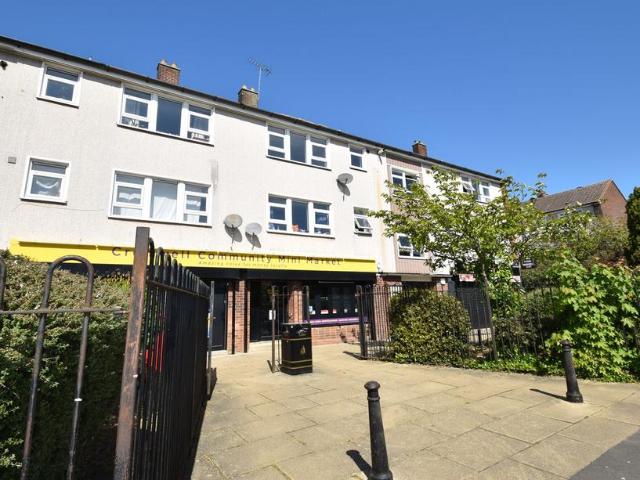 Cromwell Road, Ware SG12 1 bed flat to rent £1,050 pcm £242 pw