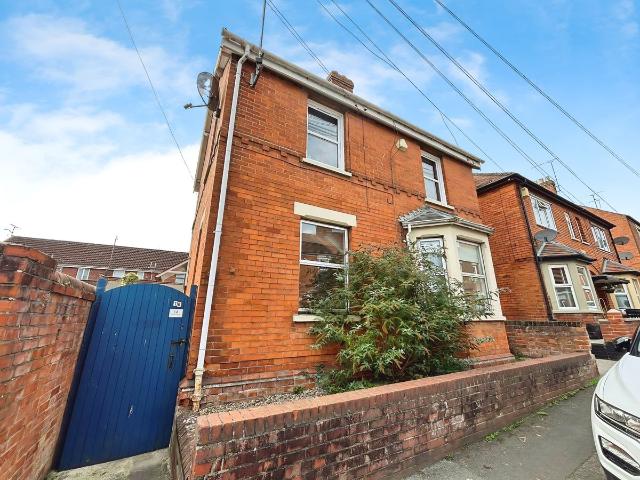 Cromwell Road, Yeovil BA21, 2 bed flat to rent, £825 pcm | PrimeLocation