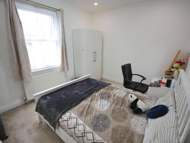CROMWELL ROAD 3 bed terraced house to rent £2,350 pcm £542 pw