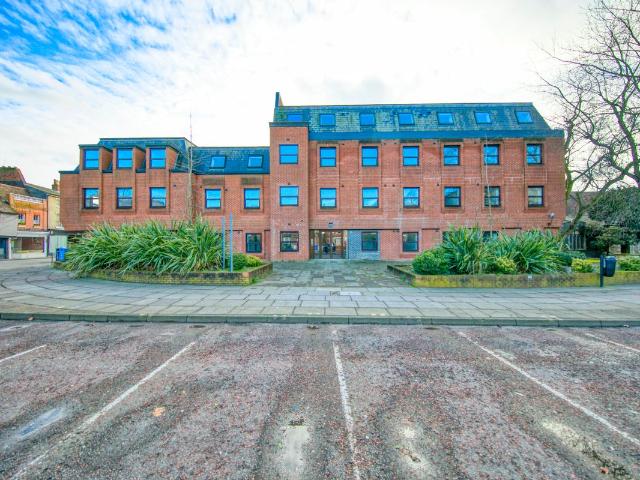 Cromwell Square, Ipswich IP1, 1 bed flat to rent, £825 pcm | PrimeLocation