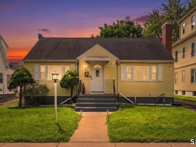 Cromwell St, Hartford, Home For Sale