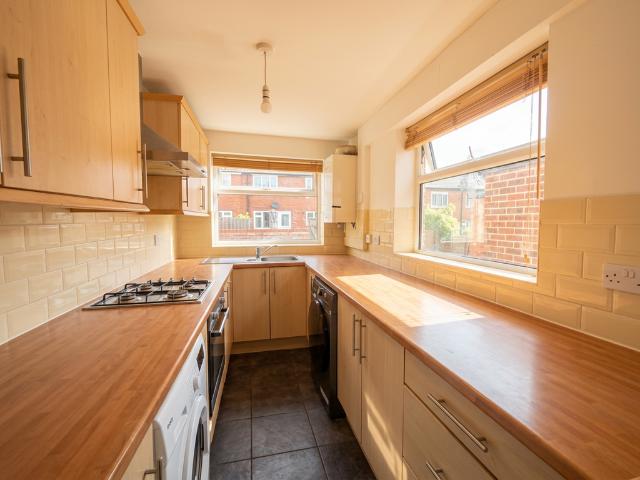 Cromwell Street 815755, City Centre. 4 bed house to rent £2,416 pcm £558 pw